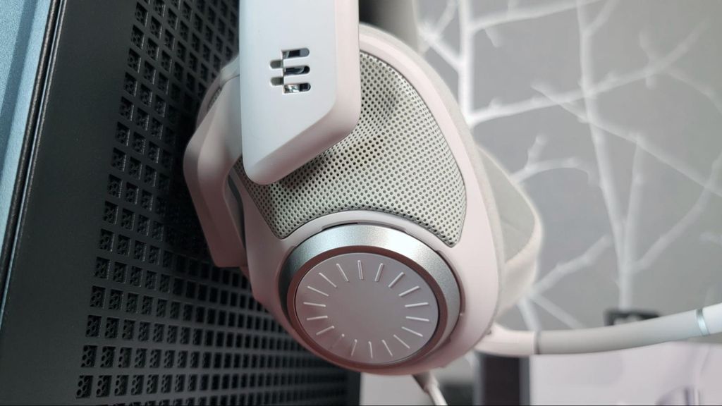 Epos H6Pro Review: Plug-and-Play in Comfort | Tom's Hardware