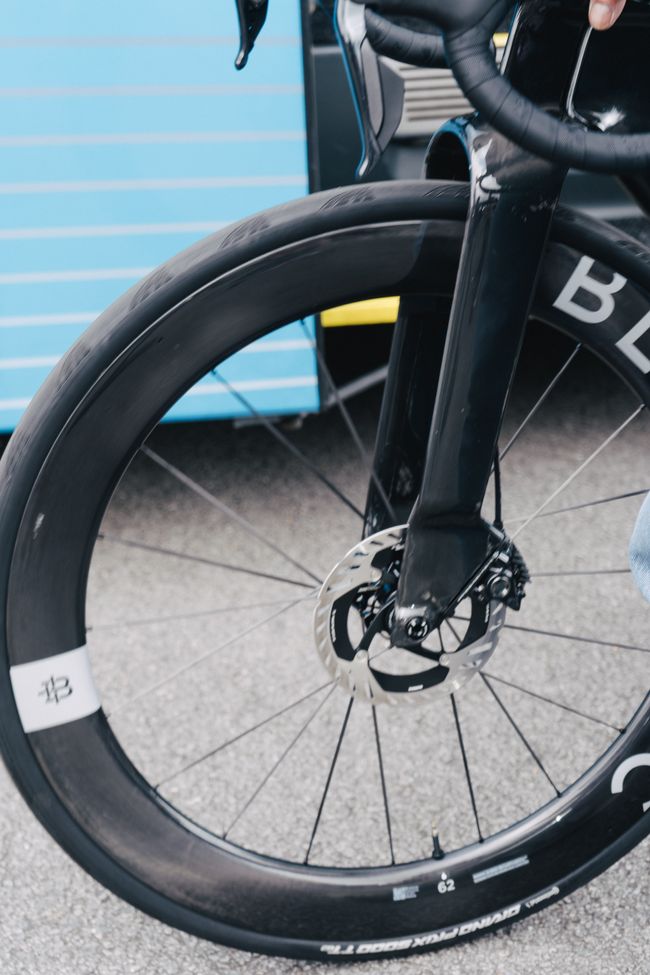 Jake Stewart's insane Factor prototype bike: Up close and personal with ...