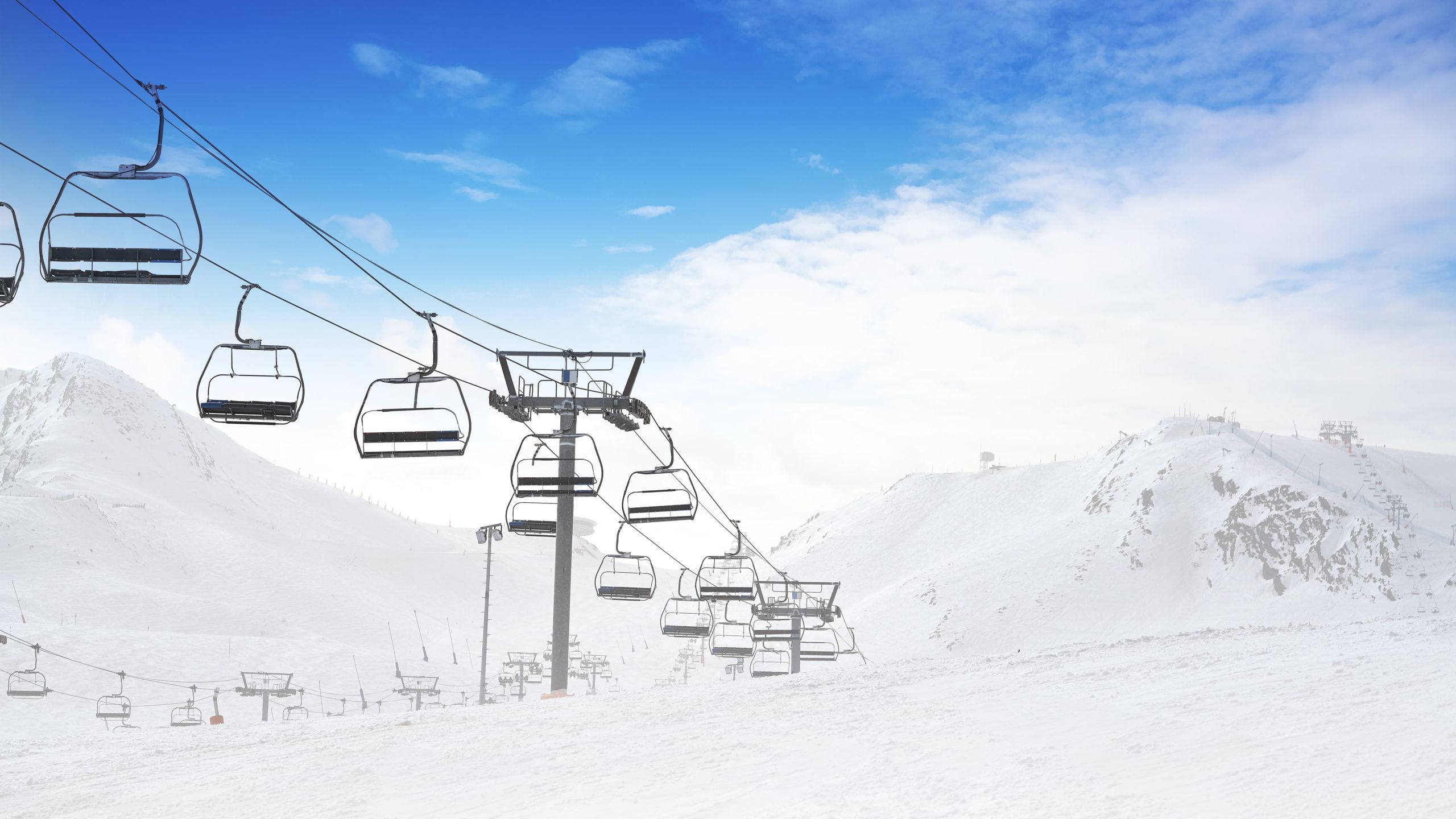 "This was something I've never seen in 18 years" – chair falls off ski ...