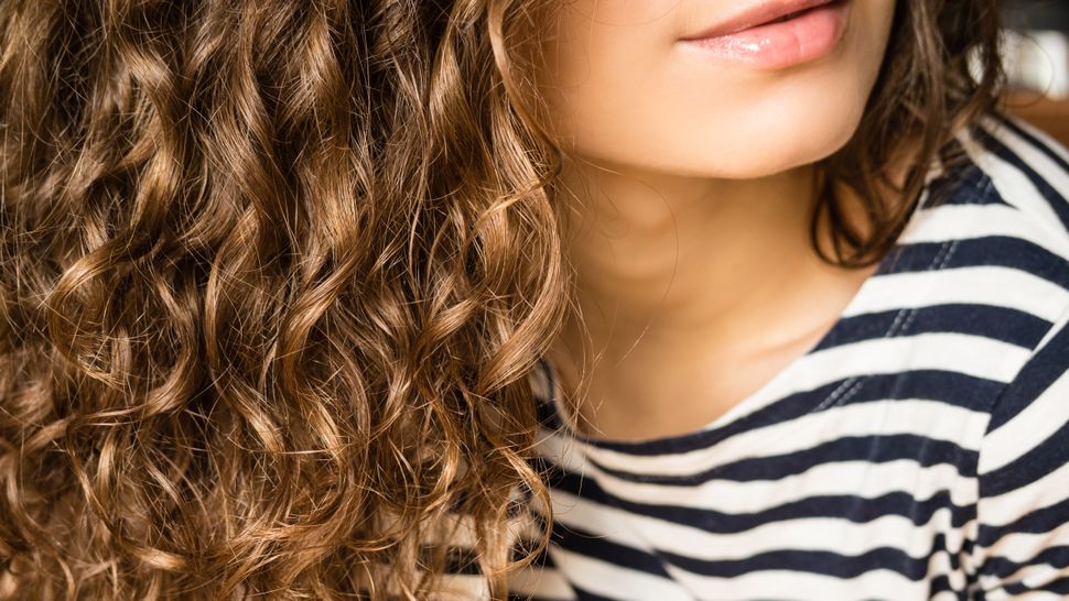 How to curl your hair with straighteners and save money at the salon ...