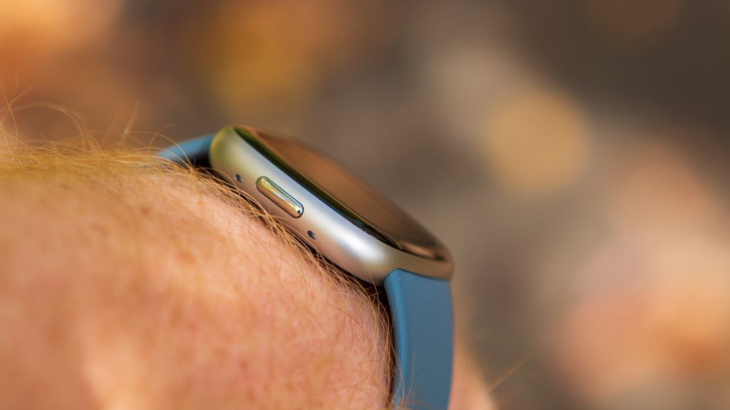 How to change the wrist and orientation on your smartwatch | Android ...