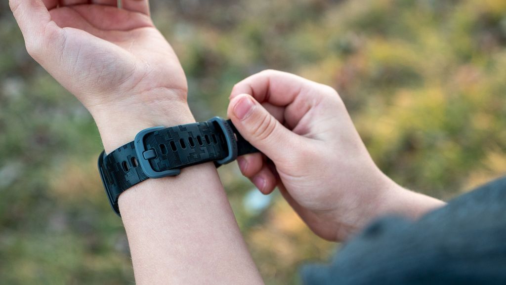 Garmin Bounce kids' watch review: the fun smartwatch for kids | Android ...