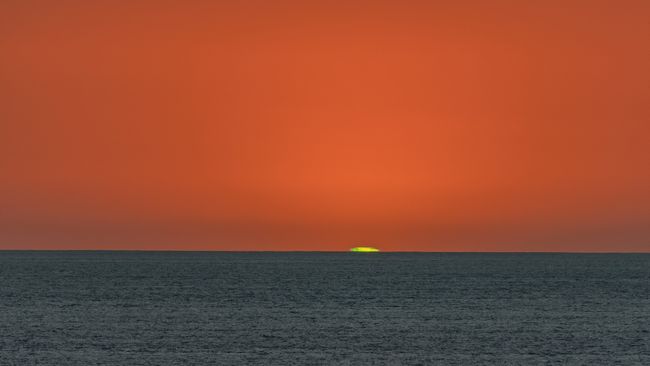 Why is there sometimes a green flash at sunset and sunrise? | Live Science