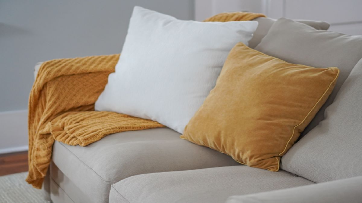 How to make piping for a cushion | Woman & Home