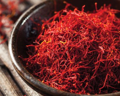 How to grow saffron: a step-by-step guide to grow saffron | Homes and ...