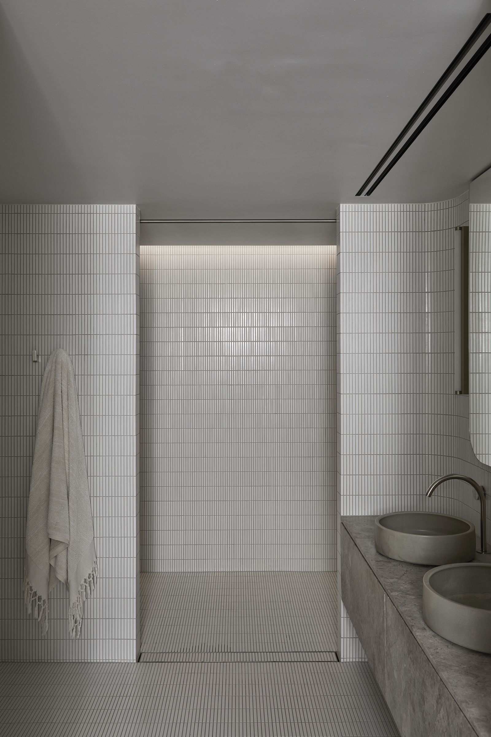 Bathroom partition ideas – 10 ways to create zones | Livingetc