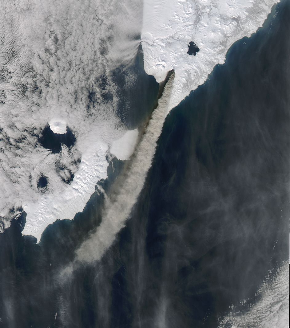 Boom! Russian Volcano Awakens After Centuries of Sleep | Live Science