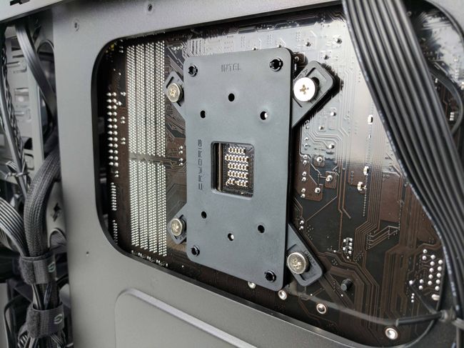 How To Build A $2,000 Custom Gaming PC | Tom's Hardware