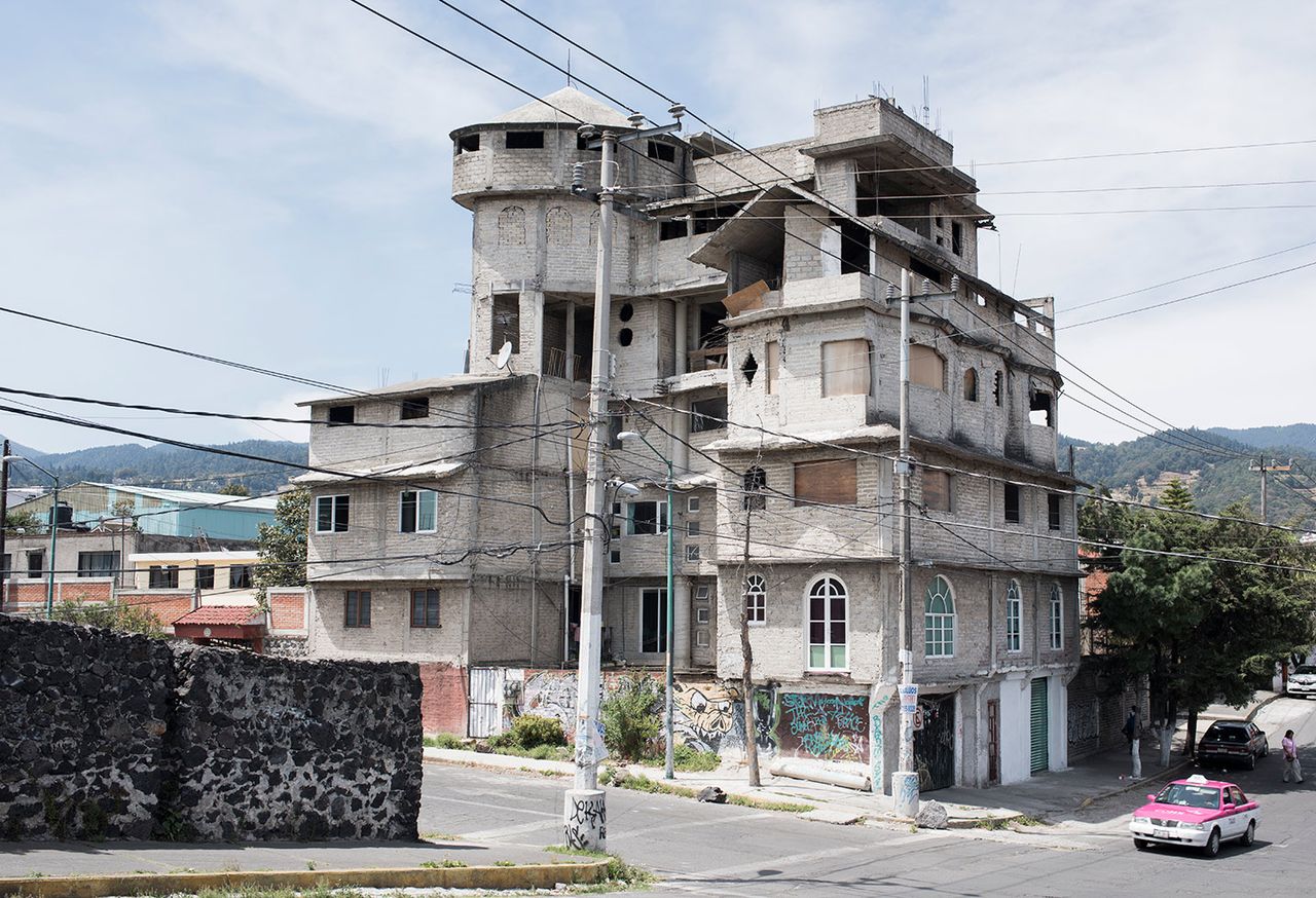 Photographer Adam Wiseman snaps self-built houses in Mexico | Wallpaper*