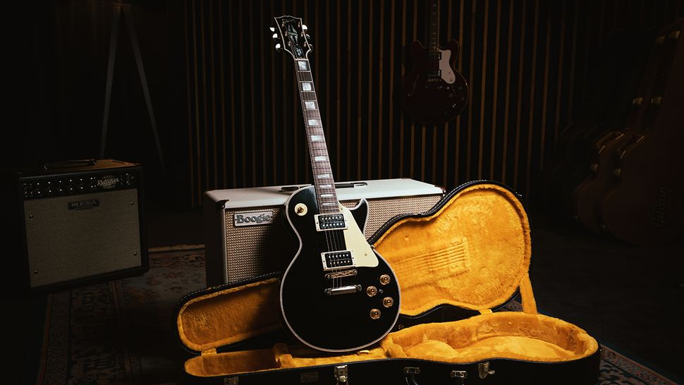 Gibson has reproduced the ‘78 Les Paul Custom that Johnny Marr gifted ...