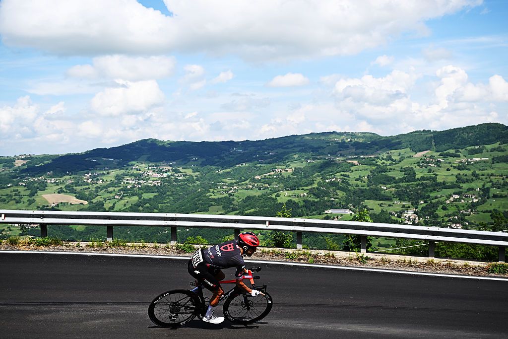 The Giro d'Italia is darn beautiful and damn hard - Larry Warbasse ...