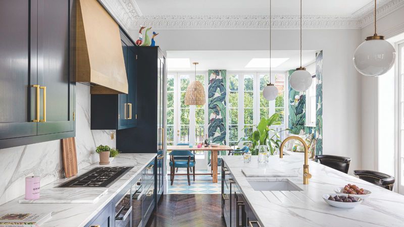 How to clean and prevent grease on kitchen walls | Homes and Gardens