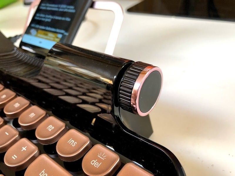 Rymek Typewriter Bluetooth Keyboard review: $200 of nerdy goodness ...