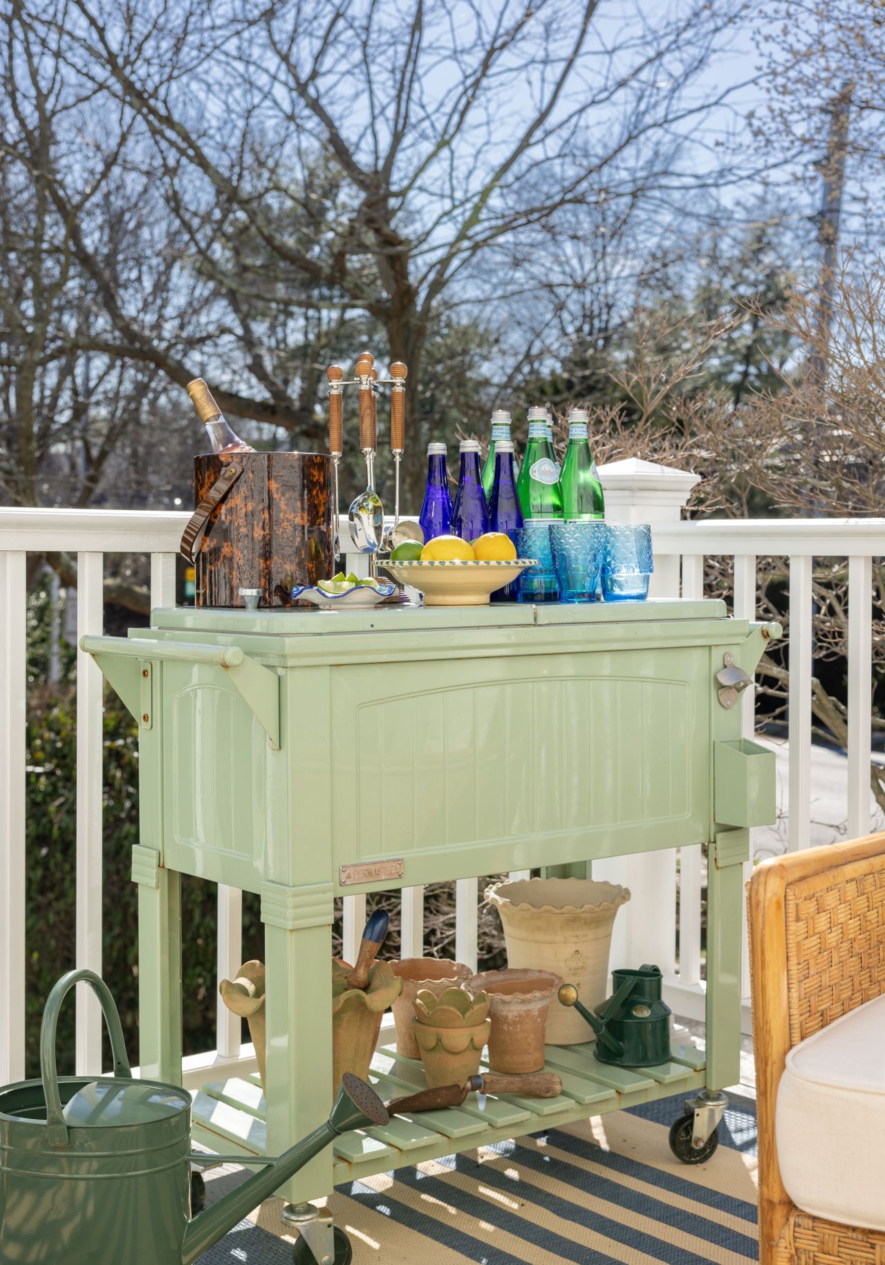 4 Garden Bar Accessories Designers Always Recommend | Livingetc