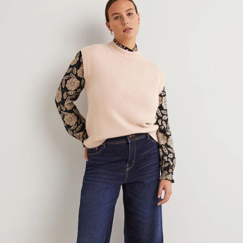 How to style mom jeans: Mom jean outfits for every occasion | Woman & Home