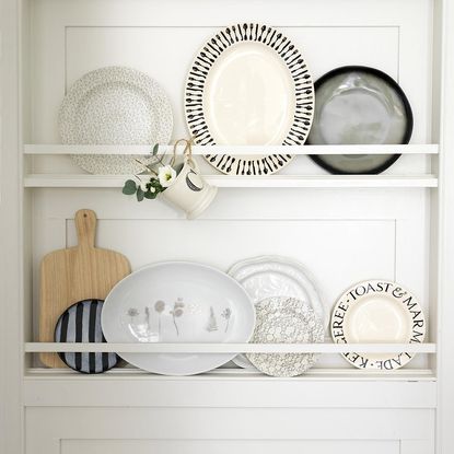 Plate display ideas – how to turn your crockery into a wall decoration ...