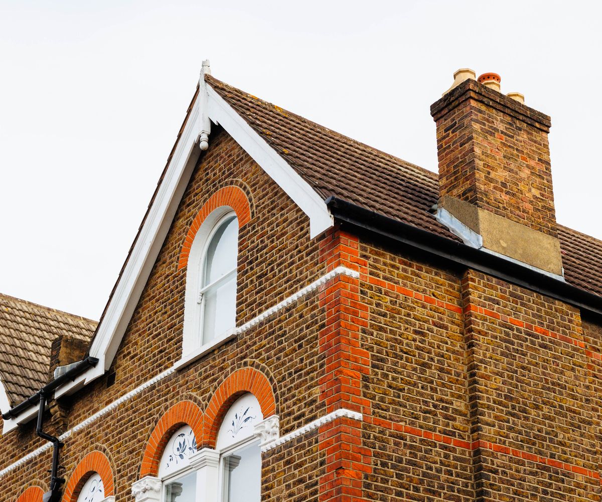 How to avoid common mistakes when repointing brickwork | Homebuilding