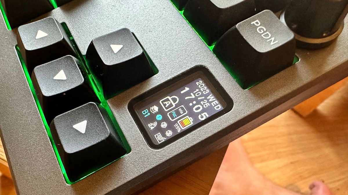 Epomaker Shadow X keyboard review: It's got a SCREEN | iMore