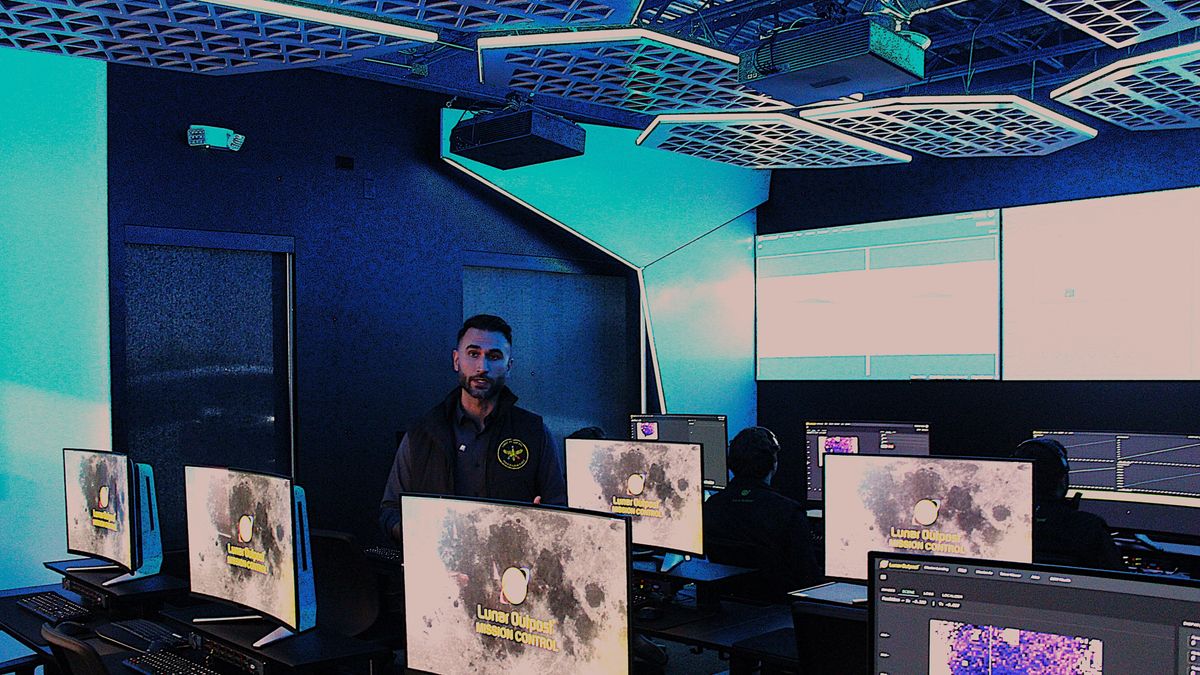 'We are ready to drive': Take a look inside Lunar Outpost's moon rover mission control (photos ...