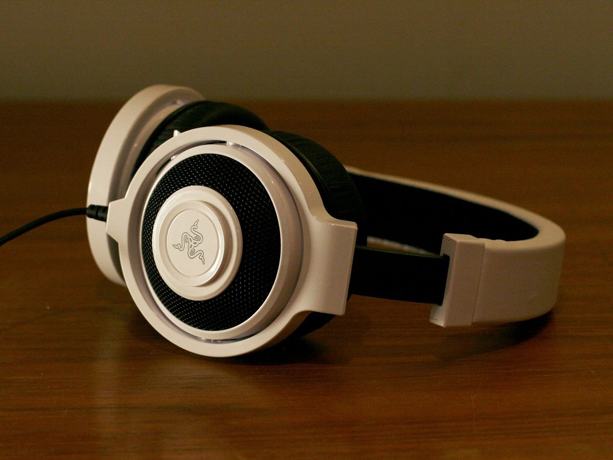 Improve your Mac gaming with Razer's Kraken Pro headset and Taipan ...