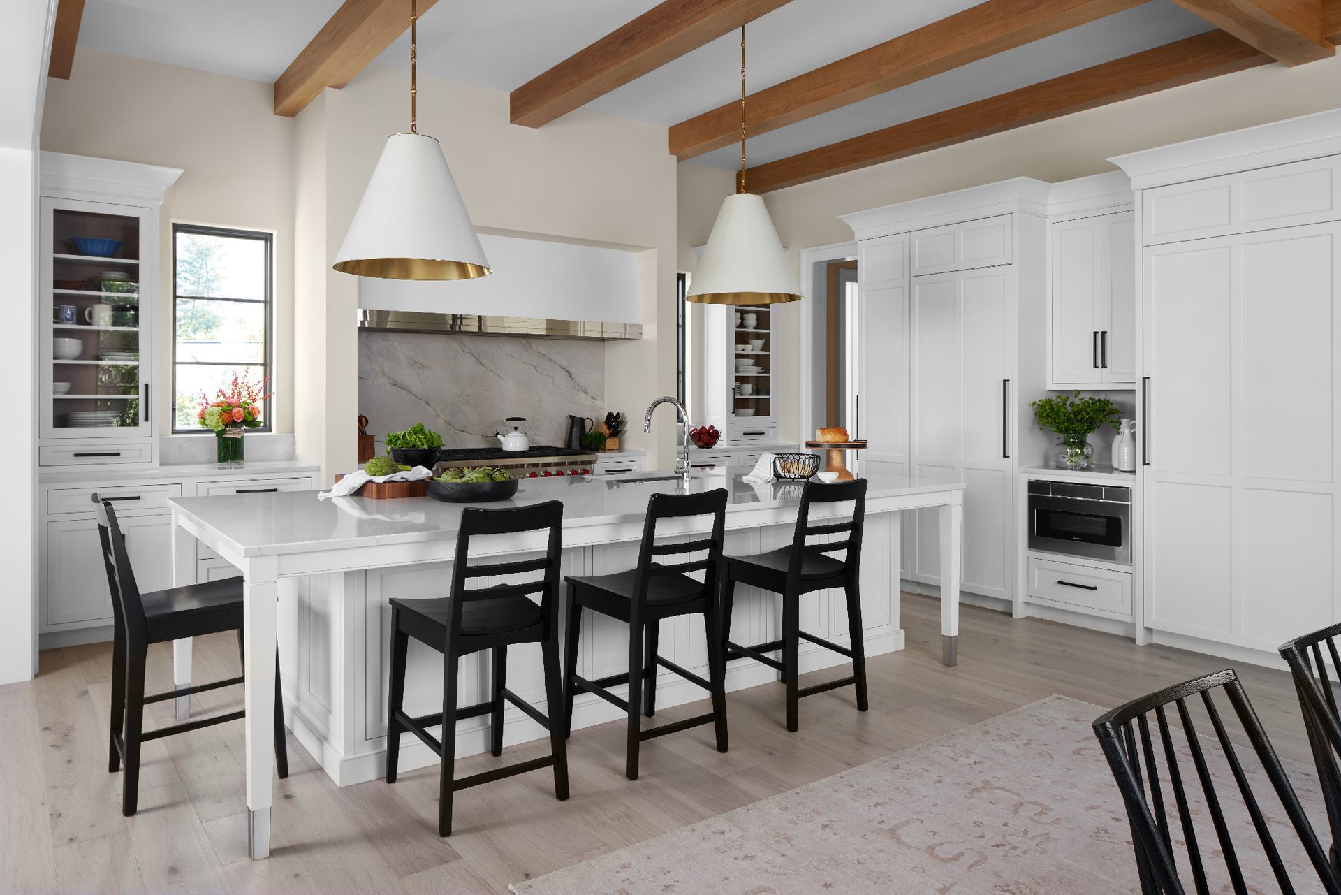 White modern farmhouse kitchen ideas: 10 ways to achieve a bright and ...