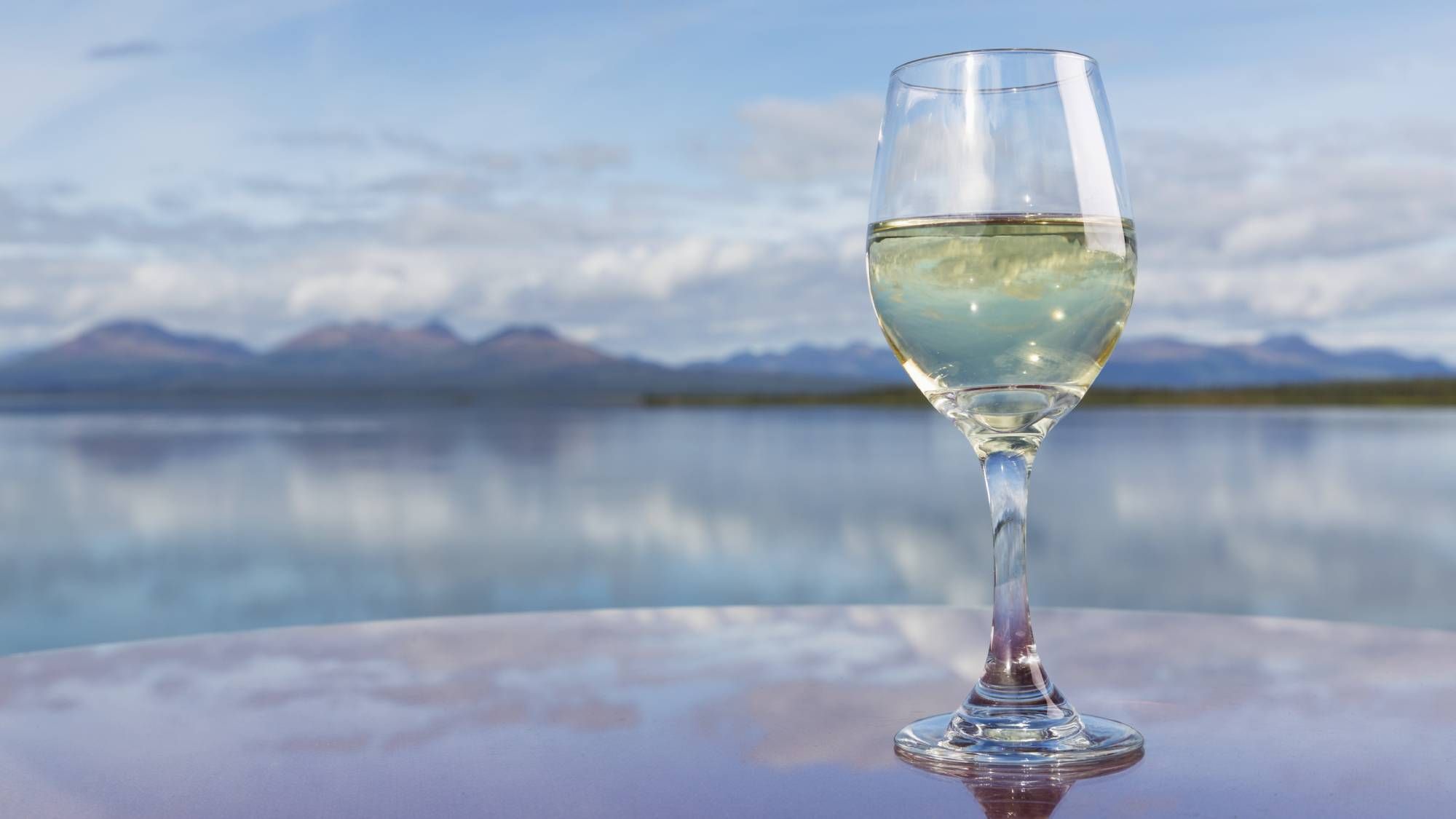 This Is What Drinking White Wine Says About Your Personality | Marie ...
