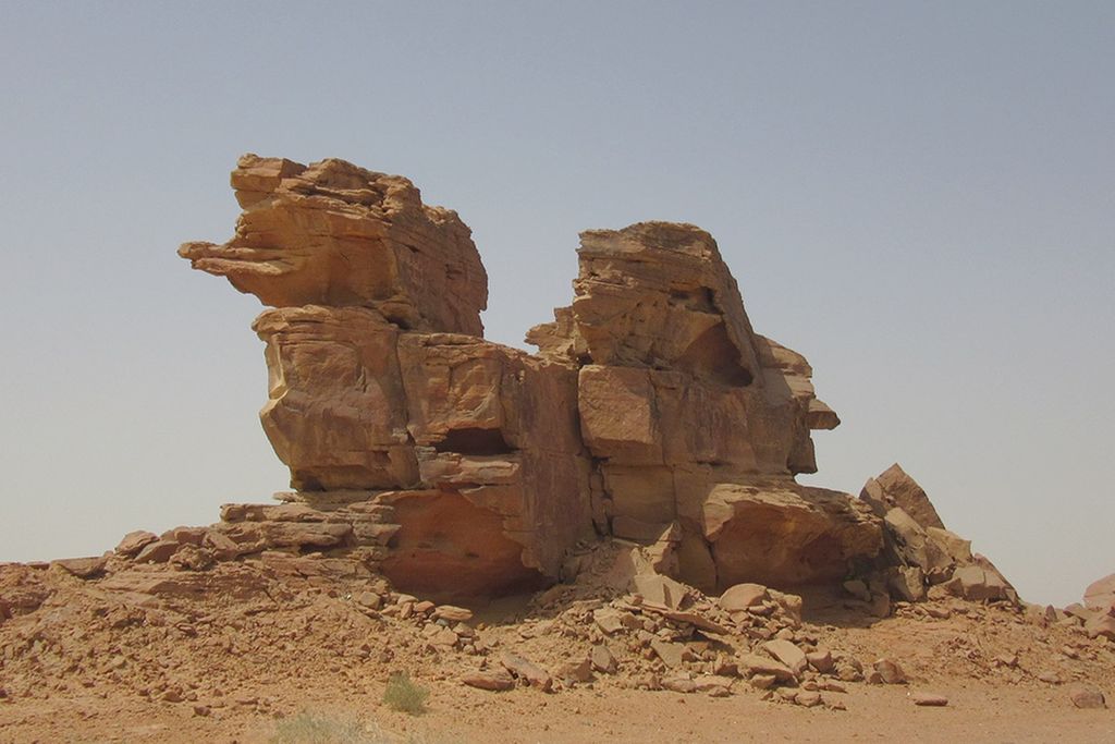 Who Created These Strange, Ancient Sculptures Hidden in the Saudi ...