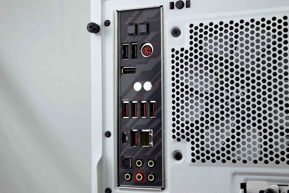 iBuypower Snowblind Element Extreme PC Review - Tom's Hardware | Tom's ...