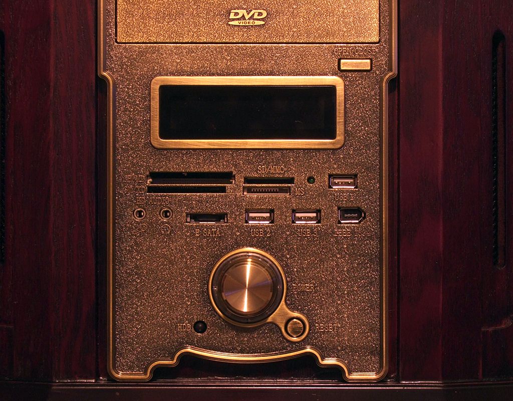 nMedia PC HTPC 8000 - Stealthy HTPC: Two Cases To Hide Your Inner-Geek ...