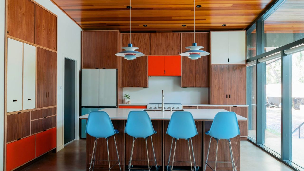 What is retro style? Explore this time-capsule-esque style | Homes and ...