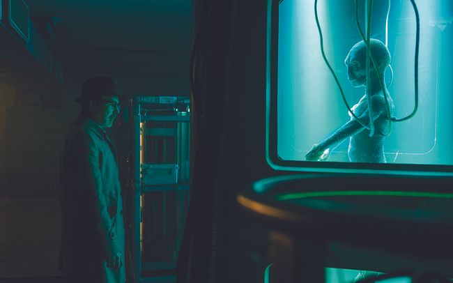 Alien-Hunting Agents Seek the Truth About UFOs in 'Project Blue Book ...