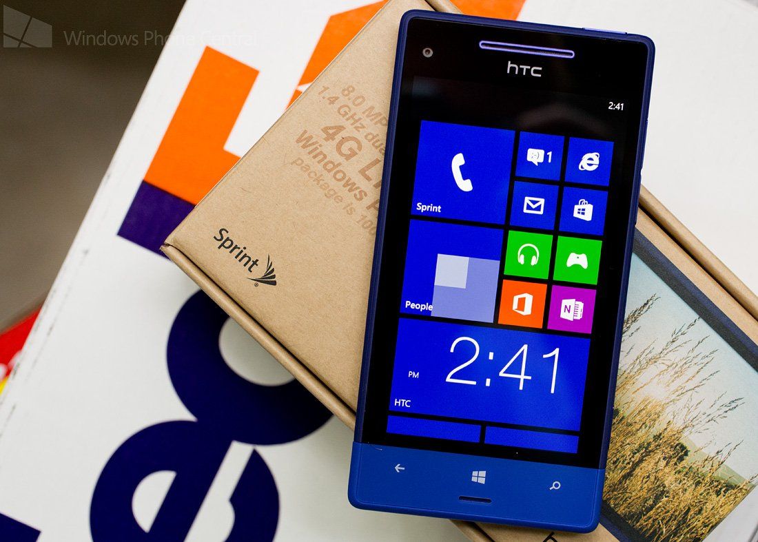 Sprint's HTC 8XT first impressions: there's something very familiar ...
