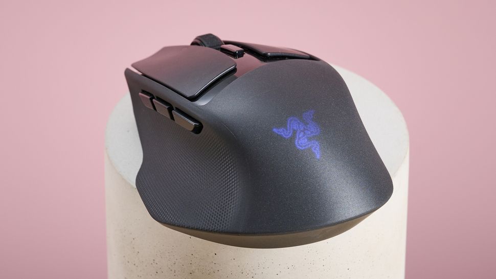 Razer Basilisk Mobile review: a small gaming mouse with a premium feel ...