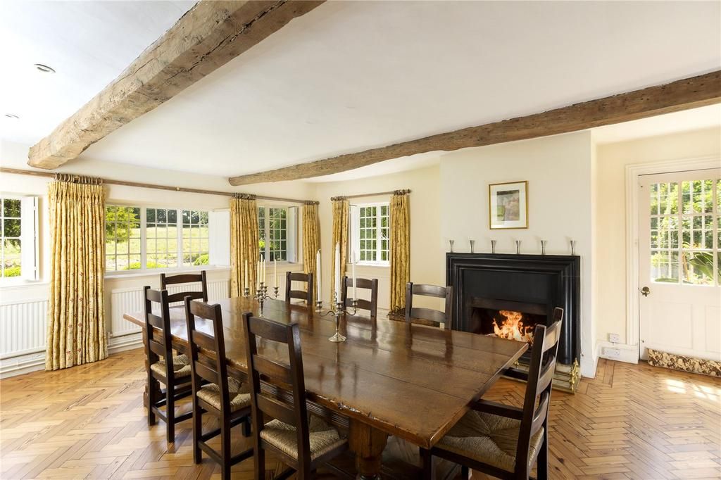 A superb Kent home that's 'the epitome of Queen Anne elegance ...