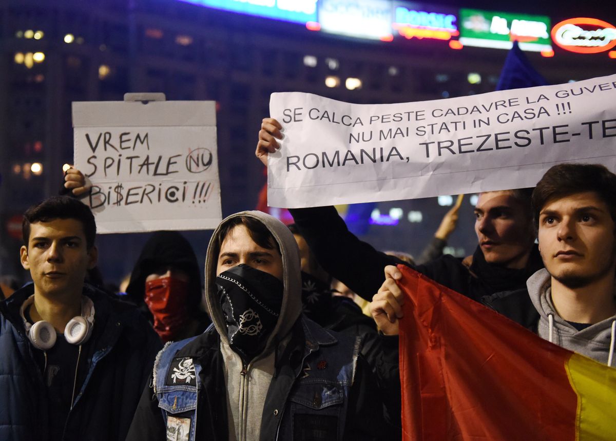Entire Romanian government resigns after deadly Bucharest nightclub ...