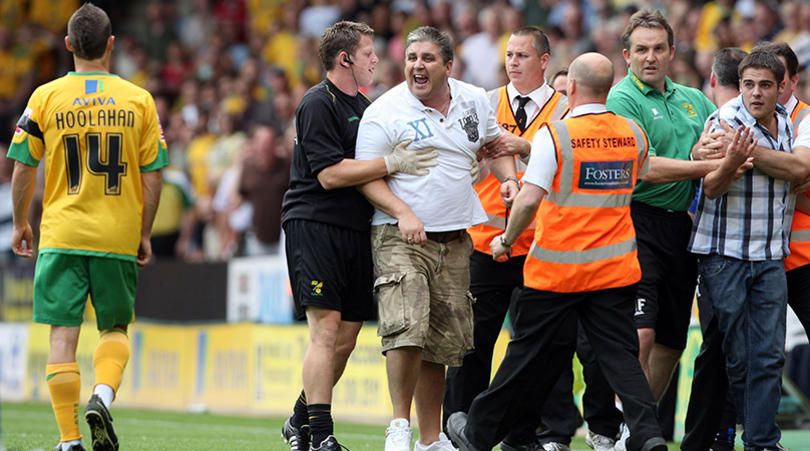 Ranked! The 20 worst misses in football | FourFourTwo