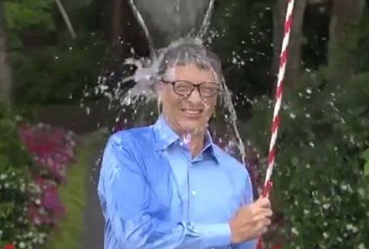 Celebrity Ice Bucket Challenge 60 Photos - Moonagedaydream.film