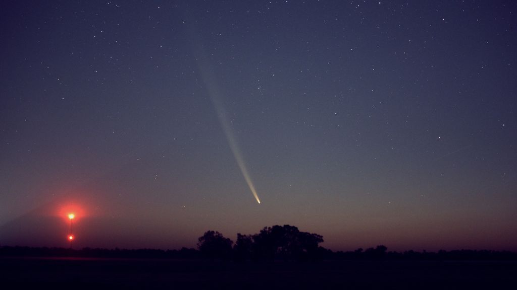 The dazzling Comet Tsuchinshan-ATLAS is emerging in the night sky: How ...