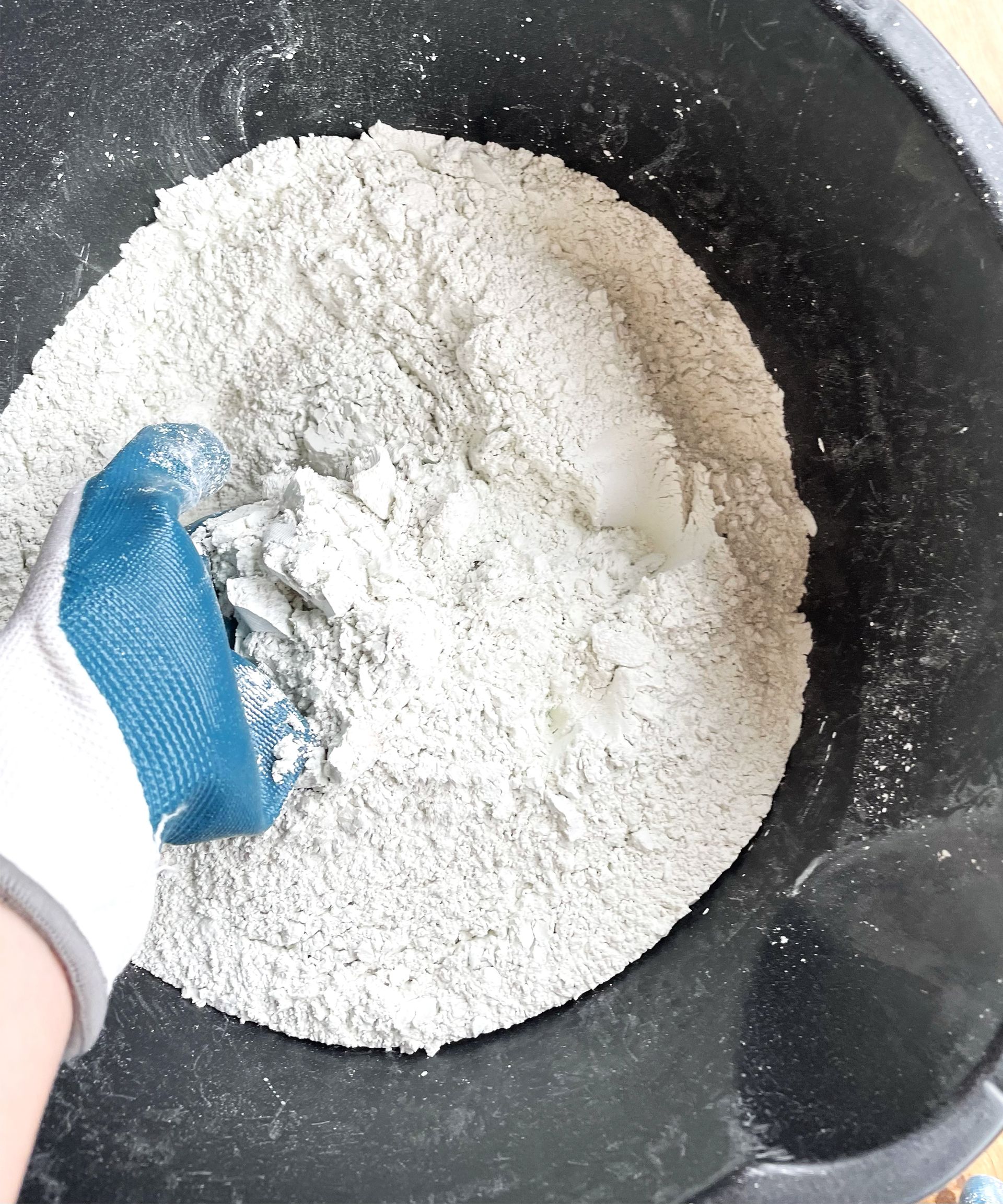 How to microcement kitchen worktops: A seriously cool upgrade | Real Homes