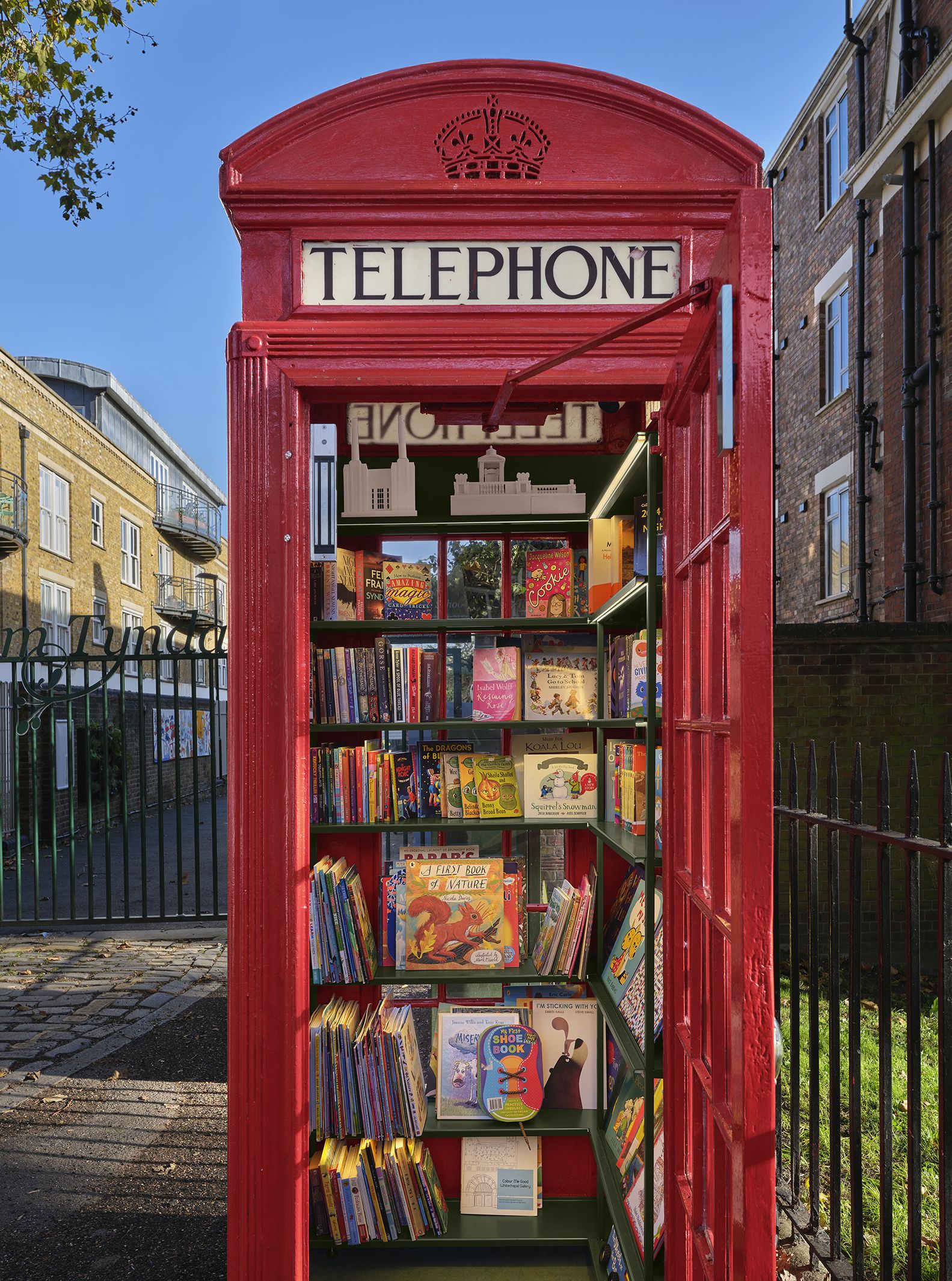 This London phonebox has been transformed into a library | Wallpaper