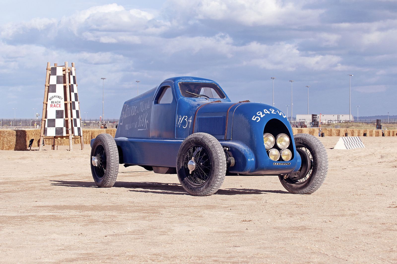 Rétromobile revisits some of the icons of car design, along with their ...