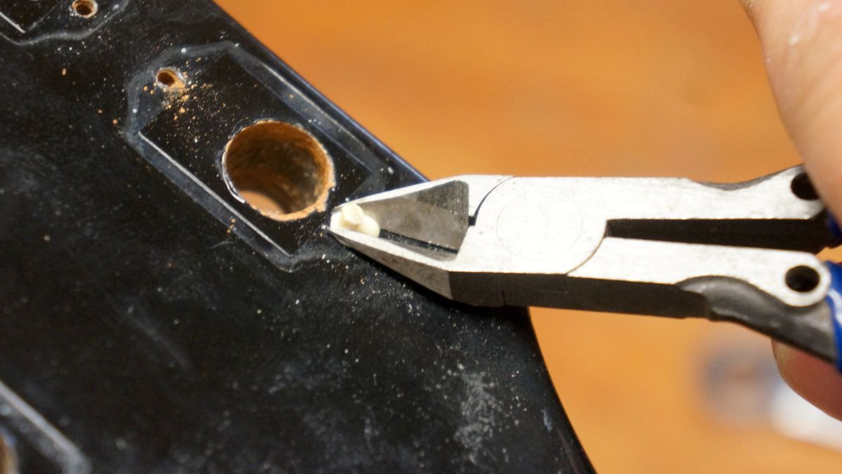 How to upgrade your guitar by fitting new locking tuners | MusicRadar