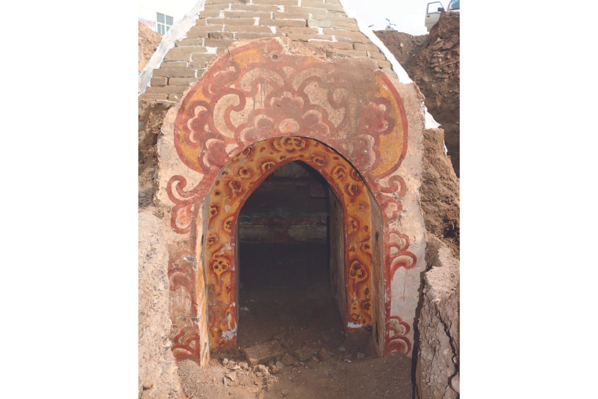 Stunning Tang dynasty mural in tomb unearthed in China may portray a ...