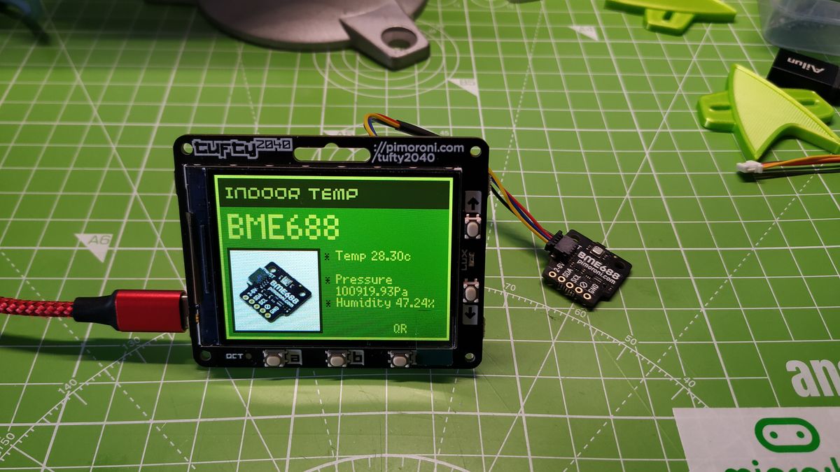 Pimoroni Tufty 2040 Review: Color LCD Badge with Pi Inside | Tom's Hardware
