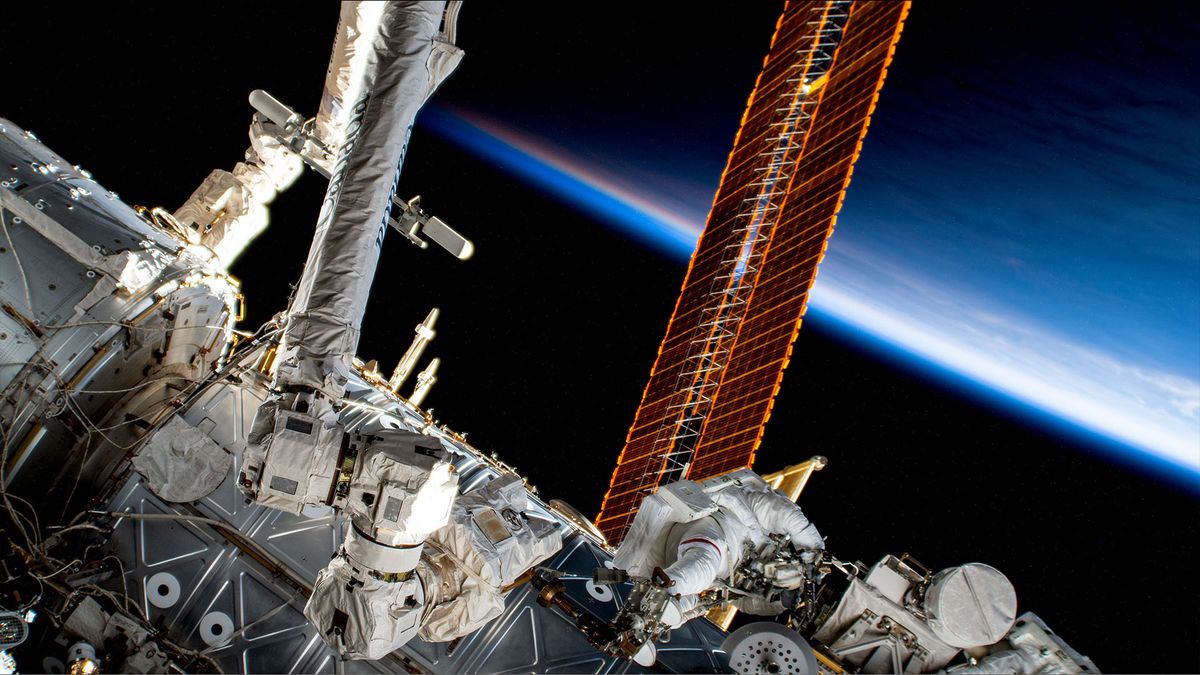 15 jaw-dropping spacewalk images | Live Science