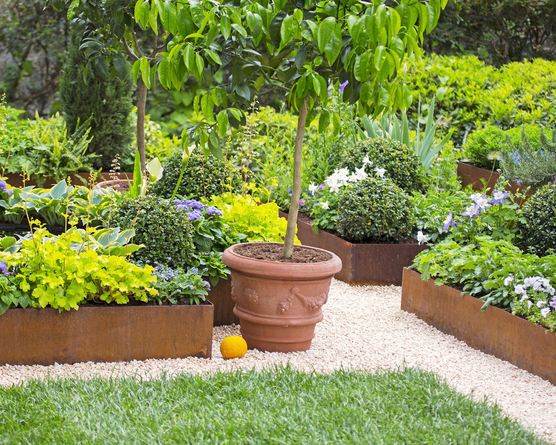 16 Unique Raised Garden Bed Ideas For Every Landscaping Need ...