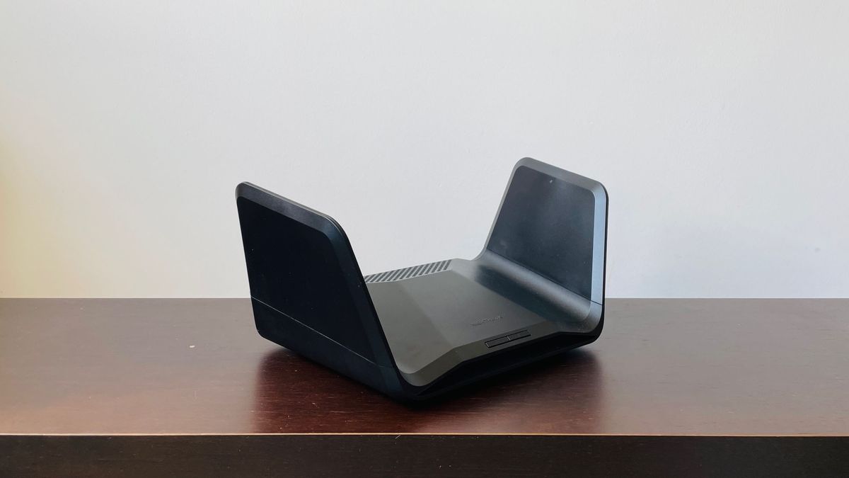 Netgear Nighthawk RAXE300 Review: Sleek Looks, Fast 6 GHz | Tom's Hardware