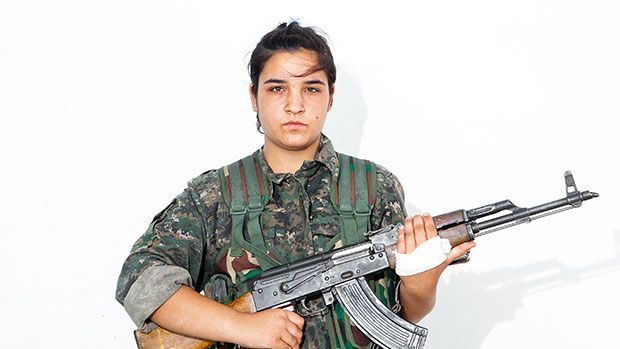 YPJ Soliders Fighting ISIS - Women Soldiers in a War Against ISIS ...