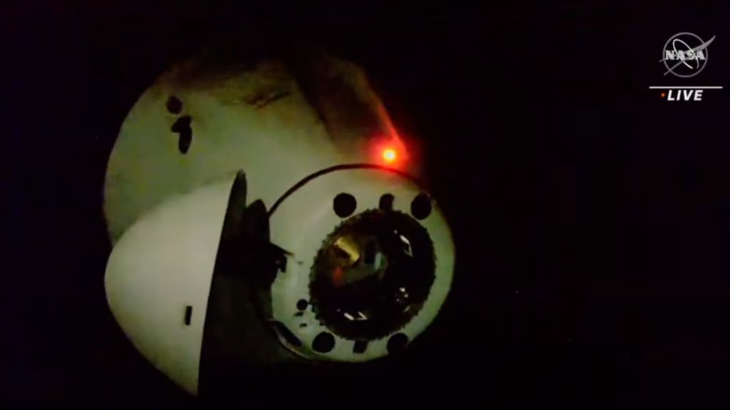 SpaceX Dragon CRS-28 cargo ship returns to Earth with ocean splashdown ...
