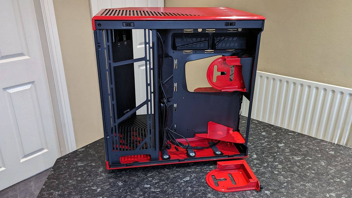 HYTE Y70 Touch review: A 4K 60Hz screen built into an extravagant PC ...